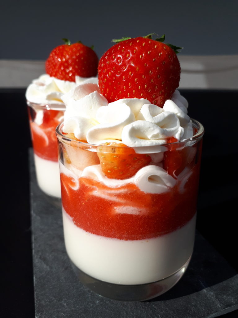 recette de ma Panna Cotta Vanille Fraises - Saveurs de Sandrine