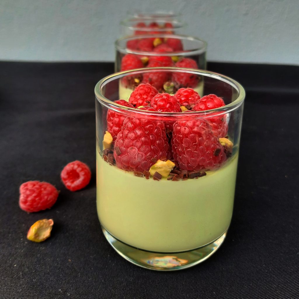 Recette Panna cotta pistache framboises - Saveurs de Sandrine